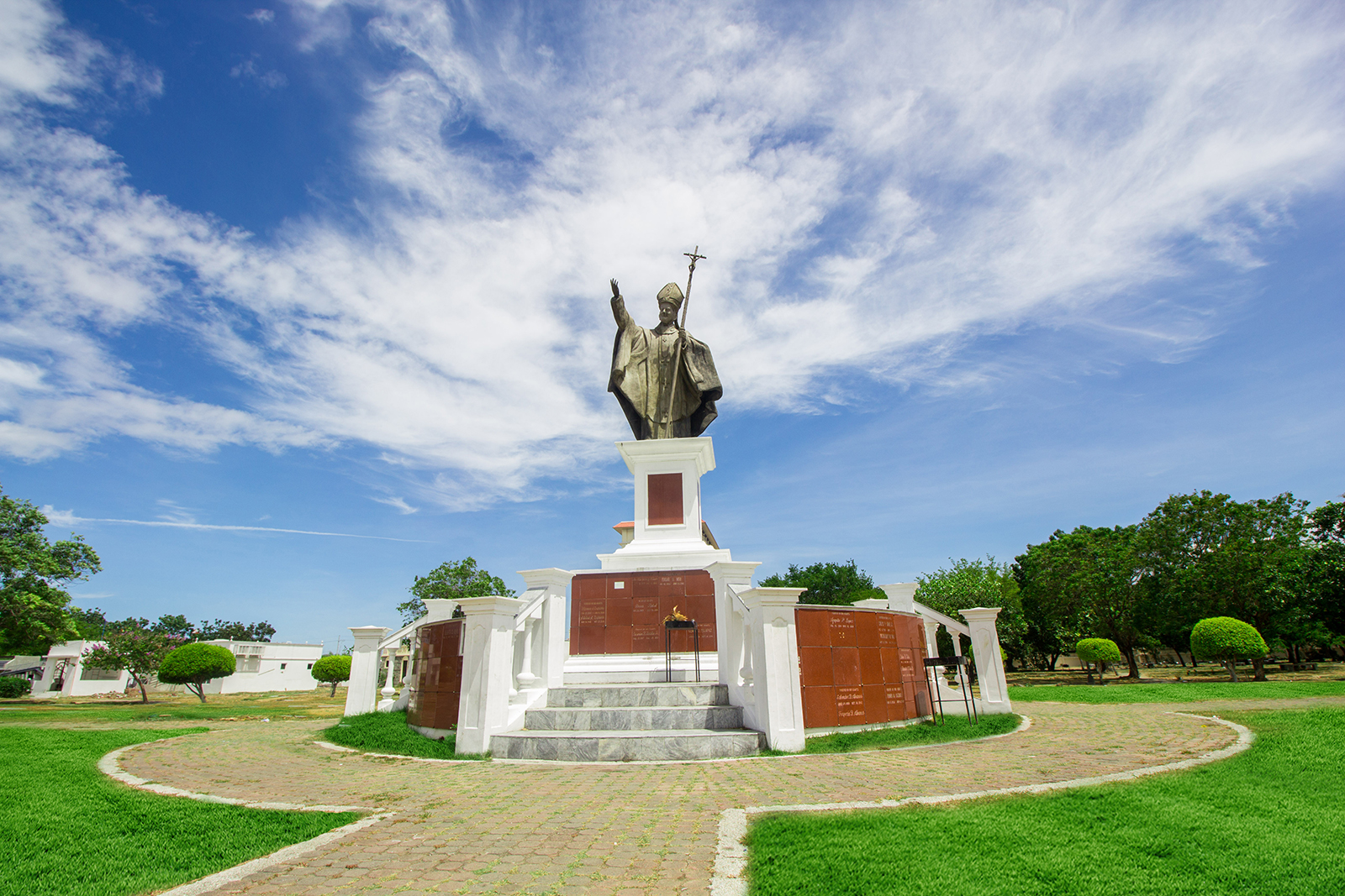 A Guide to Investing in Memorial Lots | AllProperties