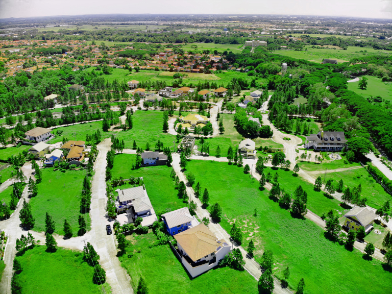 What You Should Know About Buying a Lot in the Philippines